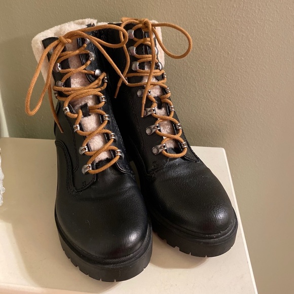 Indigo | Shoes | Indigo Rd 85 Black Vegan Leather Plush Faux Fur Lined ...